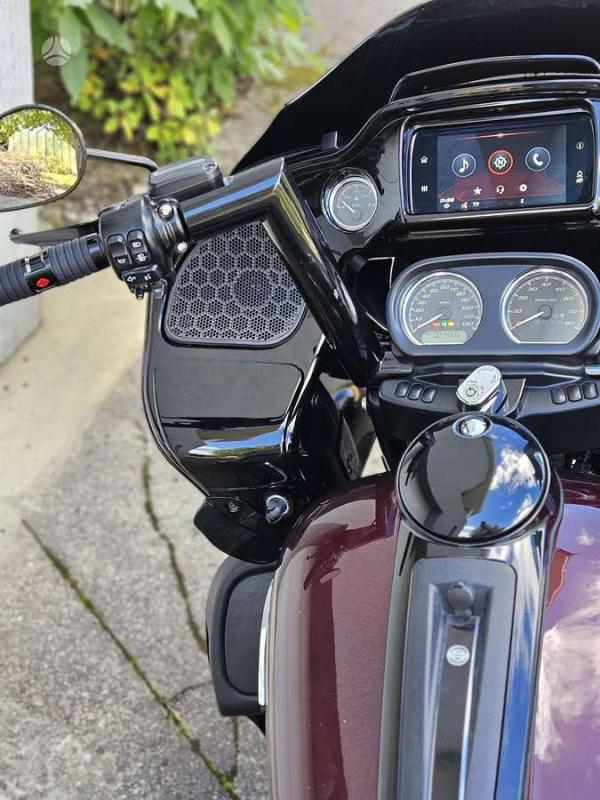 Harley-Davidson Road Glide 2019 in Siauliai on AUTOMOTO.COM.LV Harley-Davidson Road Glide 2019 in Siauliai, with an engine capacity of 0.00 L and mileage of 21 thousand km for 13800 €, photo 8 on AUTOMOTO.COM.LV