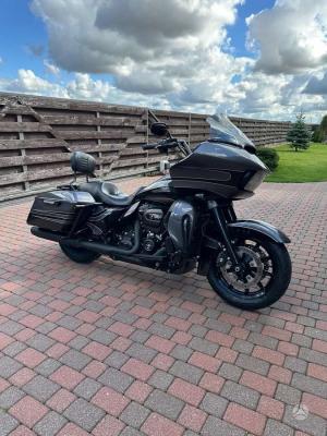 Harley-Davidson Road Glide 2019 in Klaipeda, with an engine capacity of 1.87 L and mileage of 27 thousand km for 15300 €, photo 1 on AUTOMOTO.COM.LV