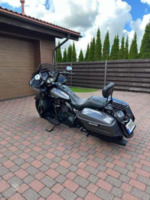 Harley-Davidson Road Glide 2019 in Klaipeda, with an engine capacity of 1.87 L and mileage of 27 thousand km for 15300 €, photo 4 on AUTOMOTO.COM.LV
