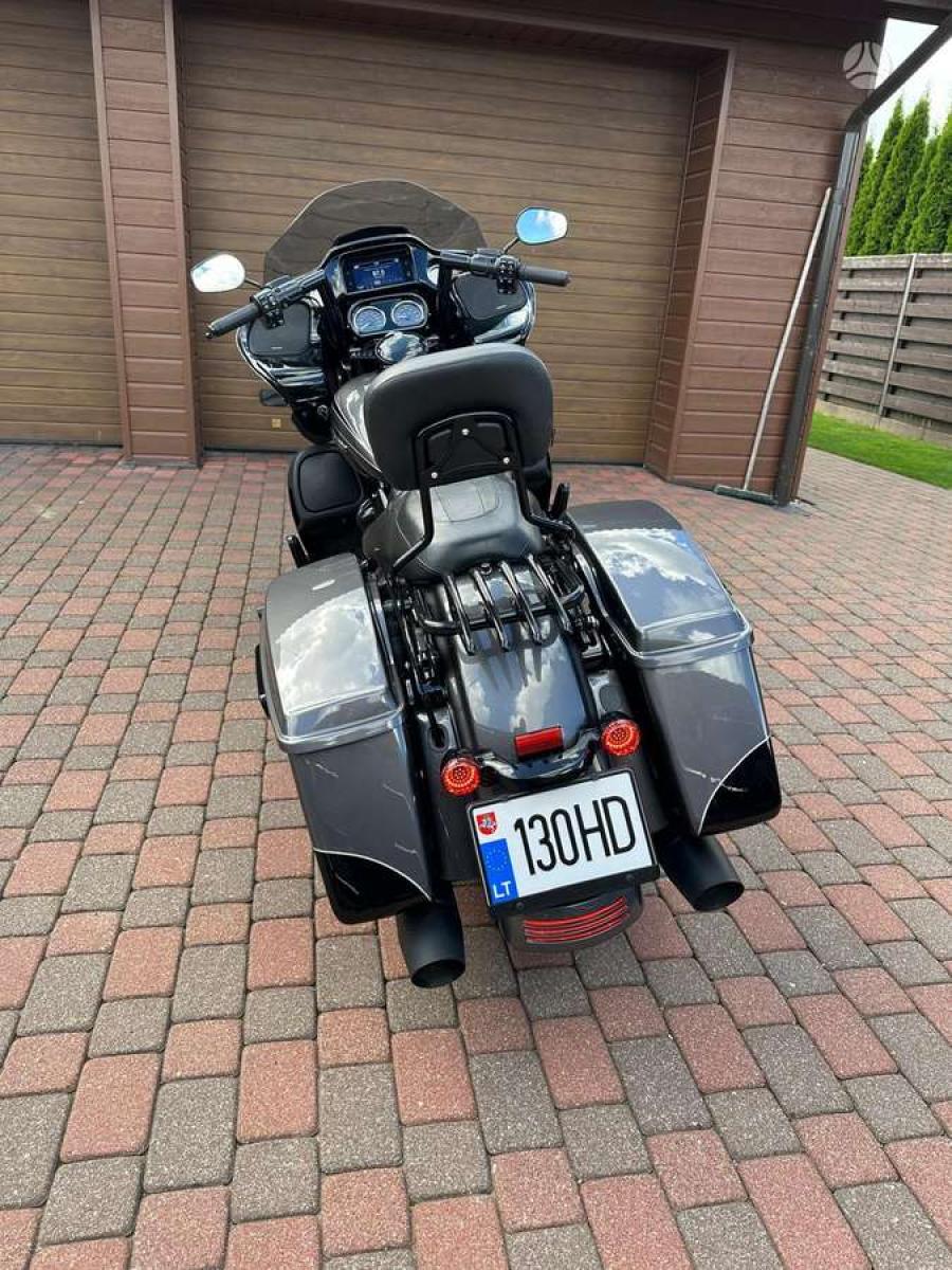 Harley-Davidson Road Glide 2019 in Klaipeda, with an engine capacity of 1.87 L and mileage of 27 thousand km for 15300 €, photo 8 on AUTOMOTO.COM.LV