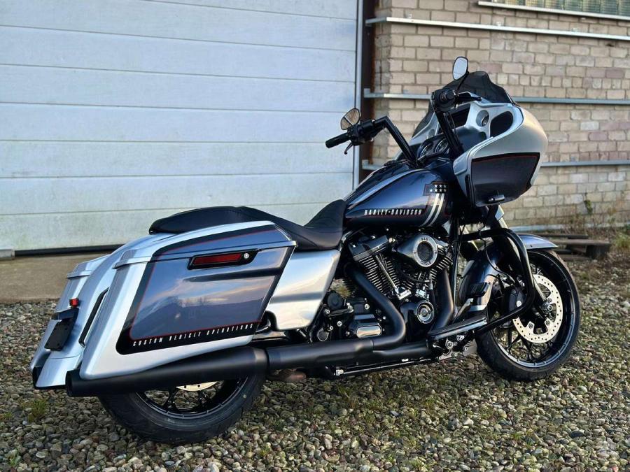 Harley-Davidson Road Glide 2020 in Klaipeda, with an engine capacity of 1.89 L and mileage of 23 thousand km for 17500 €, photo 1 on AUTOMOTO.COM.LV