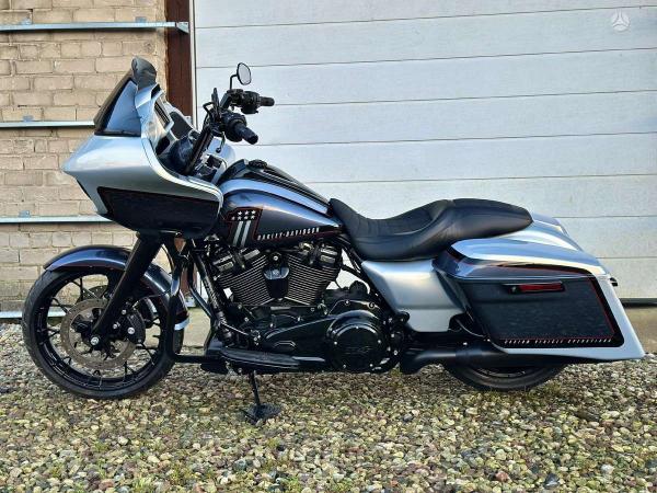 Harley-Davidson Road Glide 2020 Klaipėda, ar dzinēja tilpumu 1.89 L un nobraukumu 23 tūkst. km par 17500 €, foto 4 vietnē AUTOMOTO.COM.LV