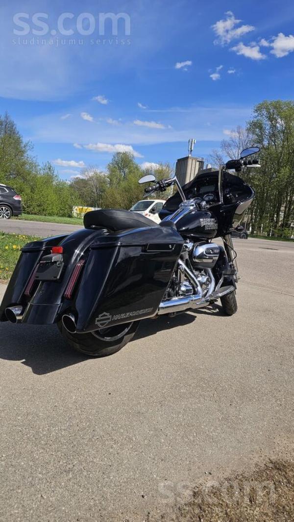 Харли-Девидсон Road Glide 2020 в Рига, объемом двигателя 1.75 л и пробегом 0 тыс. км за 18900 €, фото 3 на AUTOMOTO.COM.LV