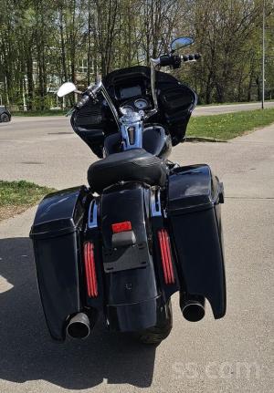 Harley-Davidson Road Glide 2020 in Riga, with an engine capacity of 1.75 L and mileage of 0 thousand km for 18900 €, photo 9 on AUTOMOTO.COM.LV