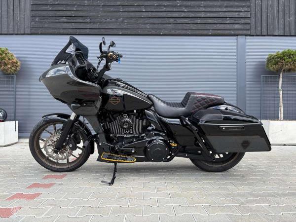 Harley-Davidson Road Glide 2020 in Siauliai, with an engine capacity of 1.89 L and mileage of 5 thousand km for 19200 €, photo 1 on AUTOMOTO.COM.LV