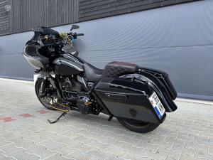 Harley-Davidson Road Glide 2020 in Siauliai, with an engine capacity of 1.89 L and mileage of 5 thousand km for 19200 €, photo 3 on AUTOMOTO.COM.LV