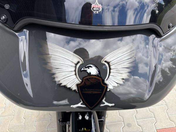 Harley-Davidson Road Glide 2020 in Siauliai, with an engine capacity of 1.89 L and mileage of 5 thousand km for 19200 €, photo 4 on AUTOMOTO.COM.LV