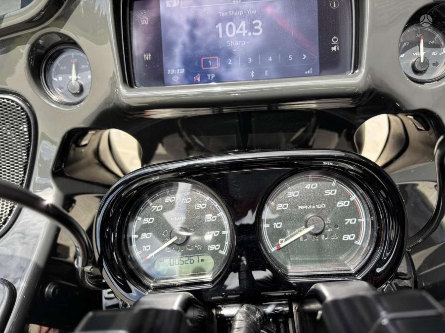 Harley-Davidson Road Glide 2020 in Siauliai, with an engine capacity of 1.89 L and mileage of 5 thousand km for 19200 €, photo 6 on AUTOMOTO.COM.LV