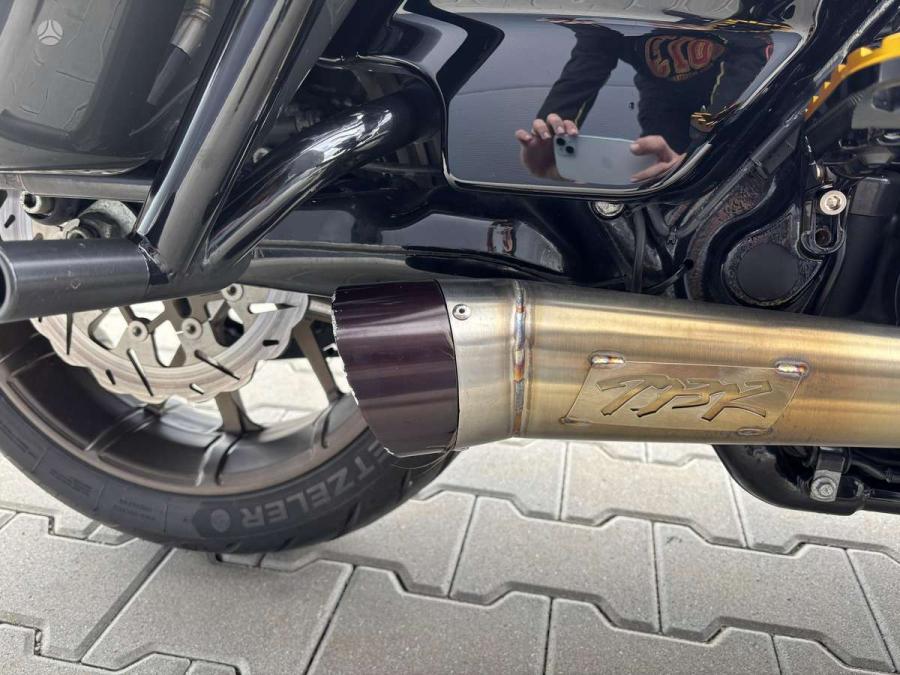 Harley-Davidson Road Glide 2020 in Siauliai, with an engine capacity of 1.89 L and mileage of 5 thousand km for 19200 €, photo 9 on AUTOMOTO.COM.LV