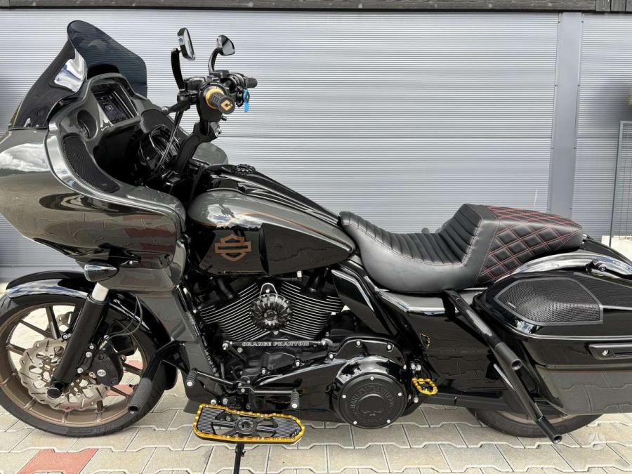 Harley-Davidson Road Glide 2020 in Siauliai, with an engine capacity of 1.89 L and mileage of 5 thousand km for 19200 €, photo 10 on AUTOMOTO.COM.LV