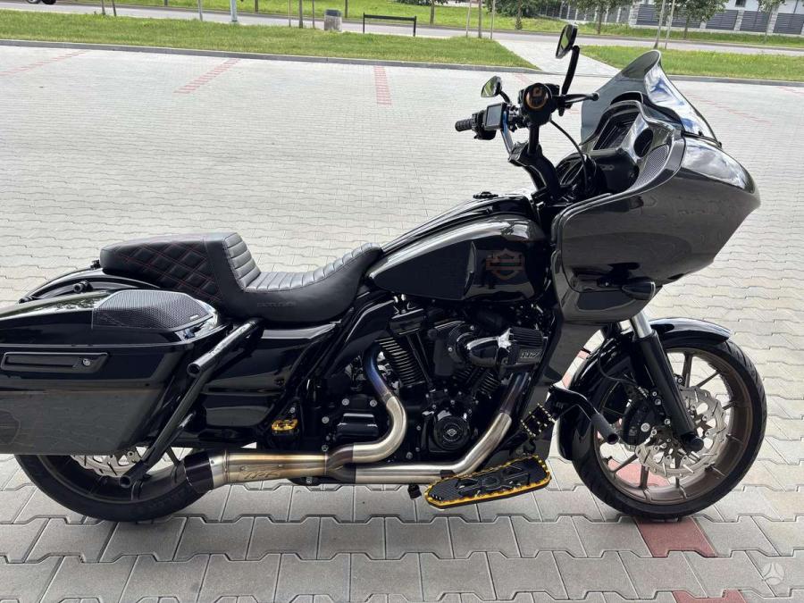Harley-Davidson Road Glide 2020 in Siauliai, with an engine capacity of 1.89 L and mileage of 5 thousand km for 19200 €, photo 12 on AUTOMOTO.COM.LV