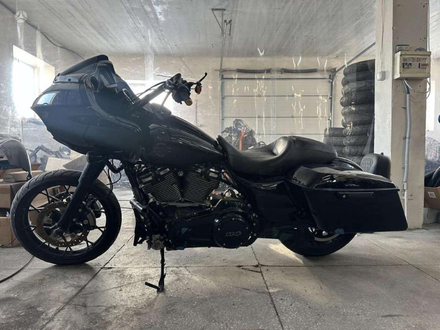 Harley-Davidson Road Glide 2021 Kauņa, ar dzinēja tilpumu 1.86 L un nobraukumu 15 tūkst. km par 12700 €, foto 2 vietnē AUTOMOTO.COM.LV