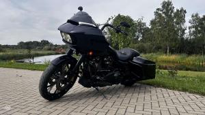 Harley-Davidson Road Glide 2021 Utena vietnē Harley-Davidson Road Glide 2021 Utena, ar dzinēja tilpumu 1.87 L un nobraukumu 55 tūkst. km par 16500 €, foto 1 vietnē AUTOMOTO.COM.LV