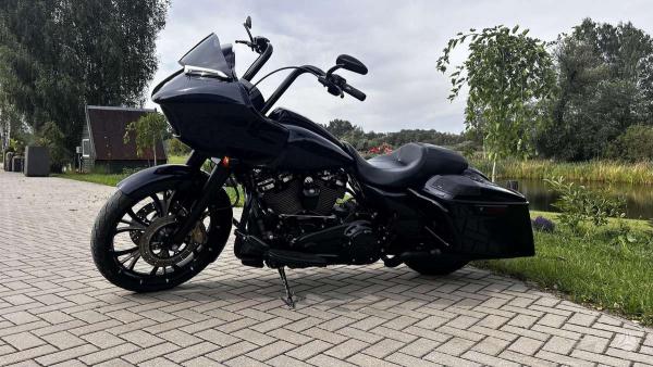 Harley-Davidson Road Glide 2021 Utena, ar dzinēja tilpumu 1.87 L un nobraukumu 55 tūkst. km par 16500 €, foto 3 vietnē AUTOMOTO.COM.LV