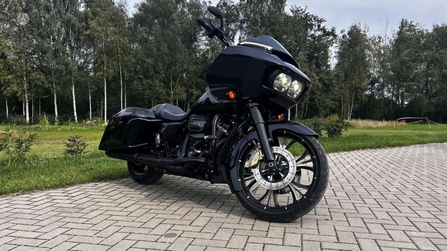 Harley-Davidson Road Glide 2021 Utena, ar dzinēja tilpumu 1.87 L un nobraukumu 55 tūkst. km par 16500 €, foto 4 vietnē AUTOMOTO.COM.LV