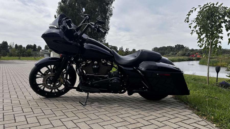 Harley-Davidson Road Glide 2021 Utena, ar dzinēja tilpumu 1.87 L un nobraukumu 55 tūkst. km par 16500 €, foto 7 vietnē AUTOMOTO.COM.LV