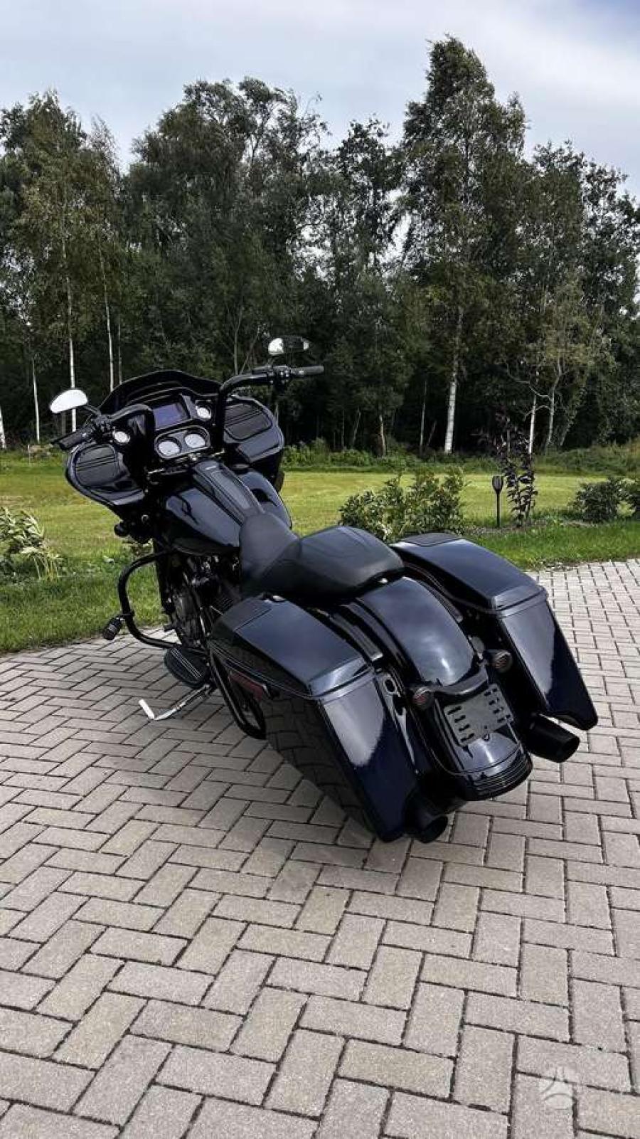 Harley-Davidson Road Glide 2021 Utena, ar dzinēja tilpumu 1.87 L un nobraukumu 55 tūkst. km par 16500 €, foto 9 vietnē AUTOMOTO.COM.LV