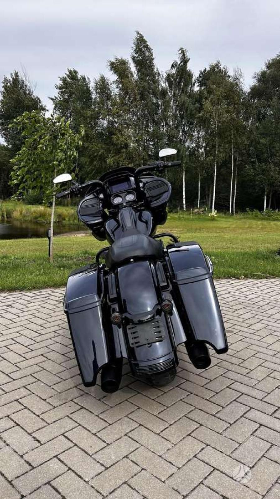 Harley-Davidson Road Glide 2021 Utena, ar dzinēja tilpumu 1.87 L un nobraukumu 55 tūkst. km par 16500 €, foto 10 vietnē AUTOMOTO.COM.LV
