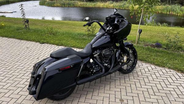 Harley-Davidson Road Glide 2021 Utena, ar dzinēja tilpumu 1.87 L un nobraukumu 55 tūkst. km par 16500 €, foto 11 vietnē AUTOMOTO.COM.LV