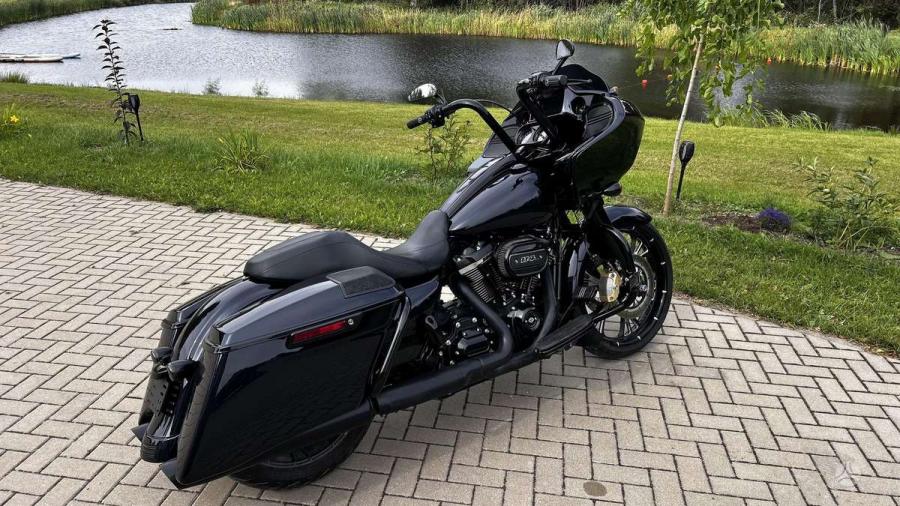 Harley-Davidson Road Glide 2021 Utena, ar dzinēja tilpumu 1.87 L un nobraukumu 55 tūkst. km par 16500 €, foto 11 vietnē AUTOMOTO.COM.LV
