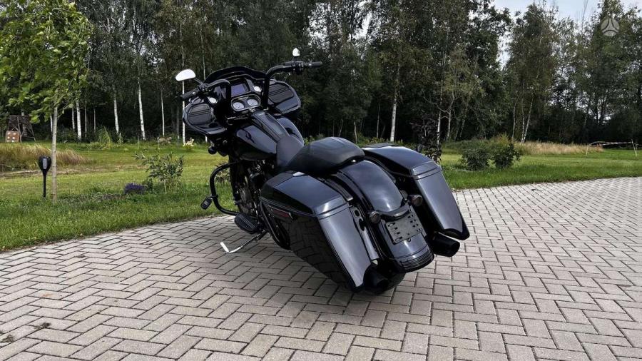 Harley-Davidson Road Glide 2021 Utena, ar dzinēja tilpumu 1.87 L un nobraukumu 55 tūkst. km par 16500 €, foto 12 vietnē AUTOMOTO.COM.LV