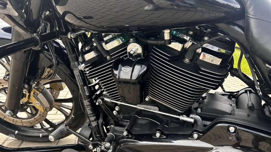 Harley-Davidson Road Glide 2021 Utena, ar dzinēja tilpumu 1.87 L un nobraukumu 55 tūkst. km par 16500 €, foto 15 vietnē AUTOMOTO.COM.LV