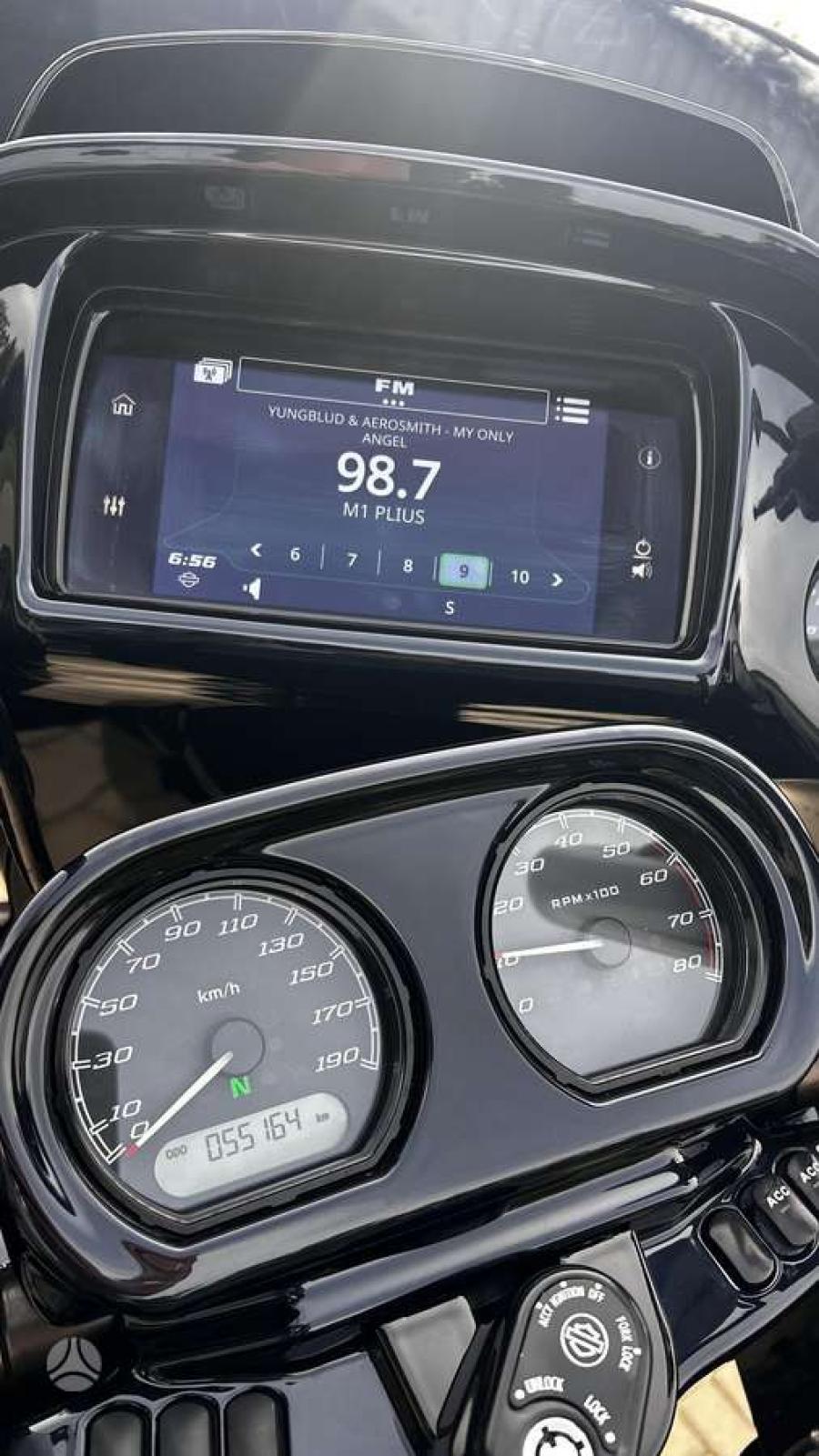 Harley-Davidson Road Glide 2021 Utena, ar dzinēja tilpumu 1.87 L un nobraukumu 55 tūkst. km par 16500 €, foto 19 vietnē AUTOMOTO.COM.LV