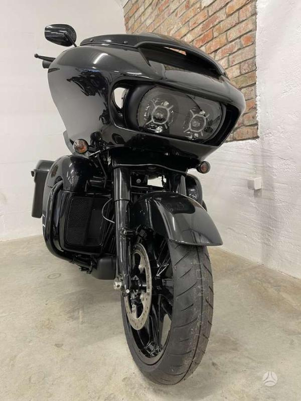 Harley-Davidson Road Glide 2022 in Pasvalys, with an engine capacity of 0.00 L and mileage of 28 thousand km for 16750 €, photo 3 on AUTOMOTO.COM.LV