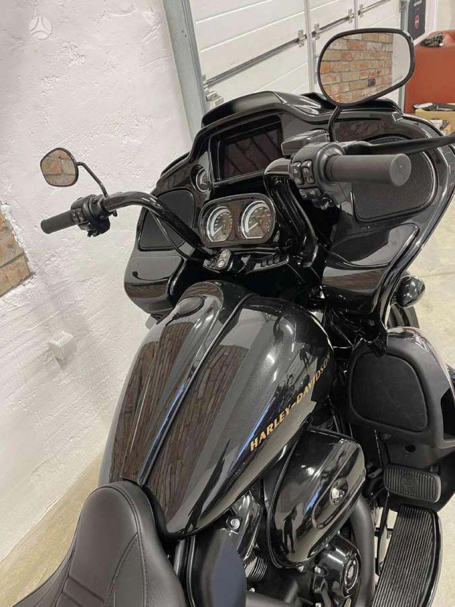 Harley-Davidson Road Glide 2022 in Pasvalys, with an engine capacity of 0.00 L and mileage of 28 thousand km for 16750 €, photo 4 on AUTOMOTO.COM.LV