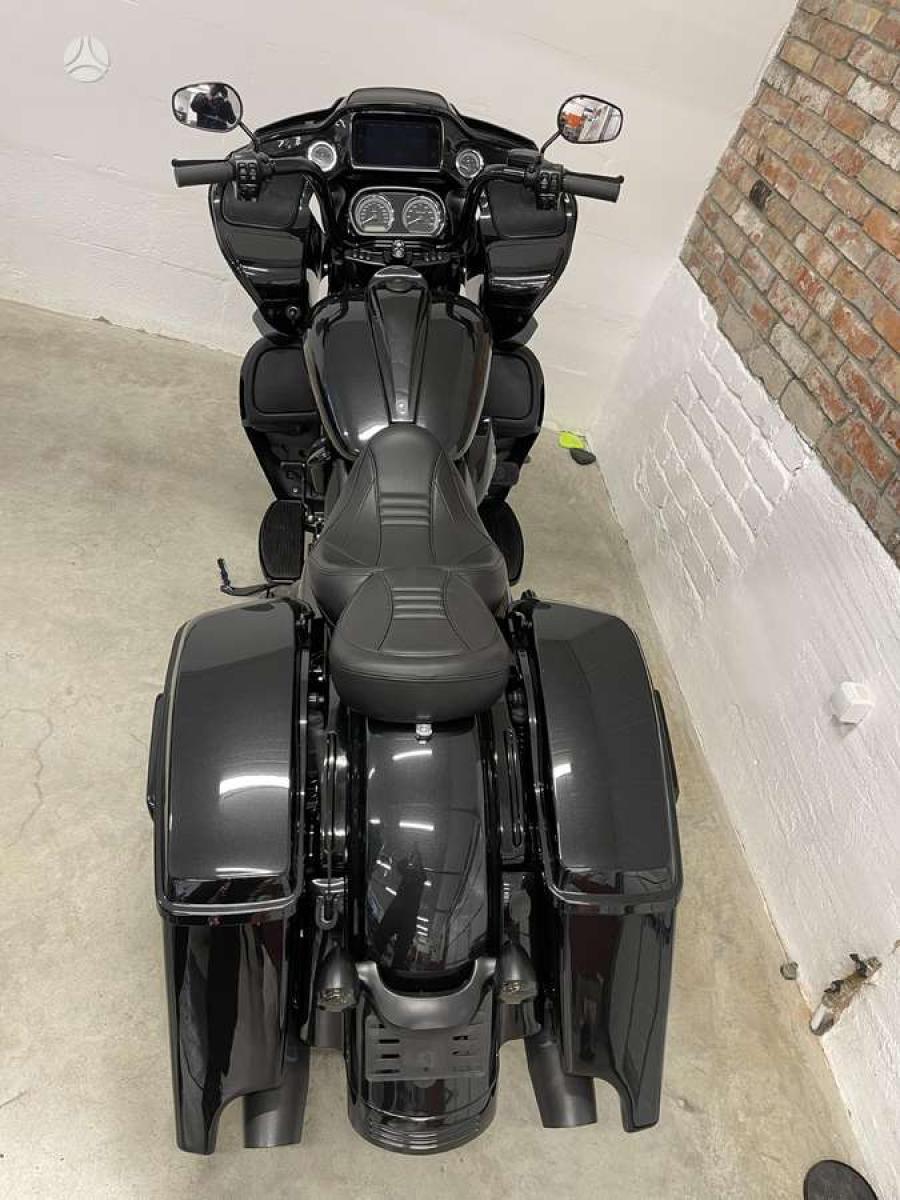 Harley-Davidson Road Glide 2022 in Pasvalys, with an engine capacity of 0.00 L and mileage of 28 thousand km for 16750 €, photo 5 on AUTOMOTO.COM.LV