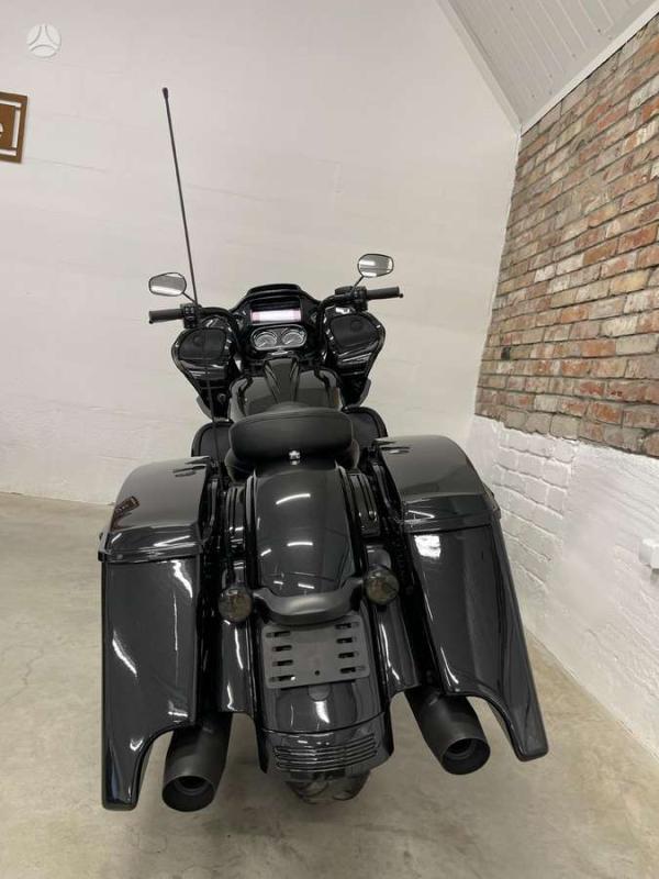 Harley-Davidson Road Glide 2022 in Pasvalys, with an engine capacity of 0.00 L and mileage of 28 thousand km for 16750 €, photo 7 on AUTOMOTO.COM.LV