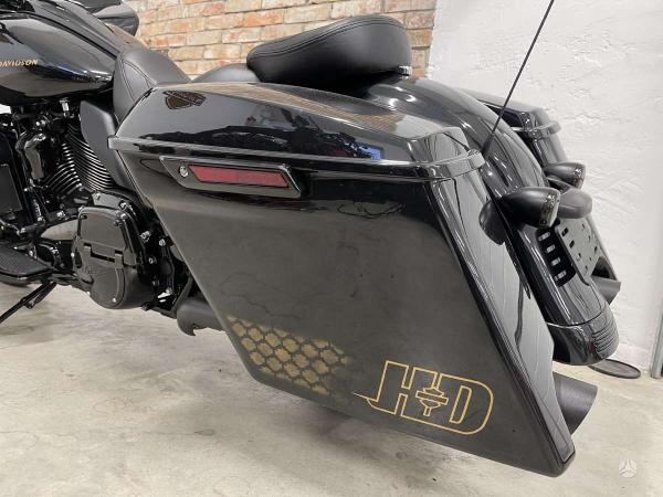 Harley-Davidson Road Glide 2022 in Pasvalys, with an engine capacity of 0.00 L and mileage of 28 thousand km for 16750 €, photo 8 on AUTOMOTO.COM.LV