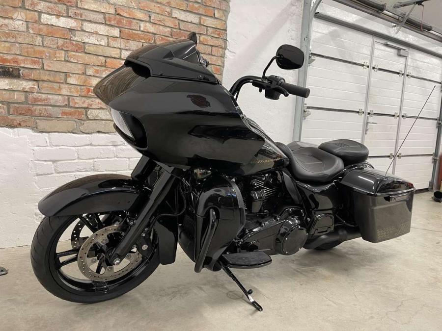 Harley-Davidson Road Glide 2022 in Pasvalys, with an engine capacity of 0.00 L and mileage of 28 thousand km for 16750 €, photo 10 on AUTOMOTO.COM.LV