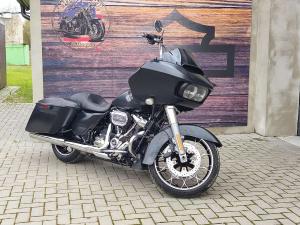 Harley-Davidson Road Glide 2022 Panevēža, ar dzinēja tilpumu 1.87 L un nobraukumu 30 tūkst. km par 11500 €, foto  vietnē AUTOMOTO.COM.LV