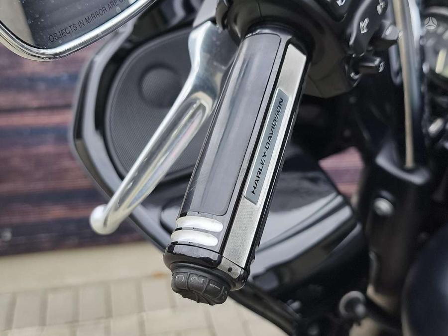 Harley-Davidson Road Glide 2022 Panevēža, ar dzinēja tilpumu 1.87 L un nobraukumu 30 tūkst. km par 11500 €, foto 12 vietnē AUTOMOTO.COM.LV