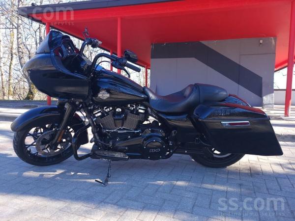 Harley-Davidson Road Glide 2023 Rīga, ar dzinēja tilpumu 1.87 L un nobraukumu 0 tūkst. km par 21499 €, foto 2 vietnē AUTOMOTO.COM.LV