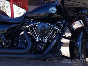 Harley-Davidson Road Glide 2023 Rīga, ar dzinēja tilpumu 1.87 L un nobraukumu 0 tūkst. km par 21499 €, foto 9 vietnē AUTOMOTO.COM.LV