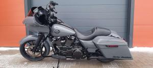 Harley-Davidson Road Glide 2023 Šauļi, ar dzinēja tilpumu 1.80 L un nobraukumu 8 tūkst. km par 16700 €, foto  vietnē AUTOMOTO.COM.LV