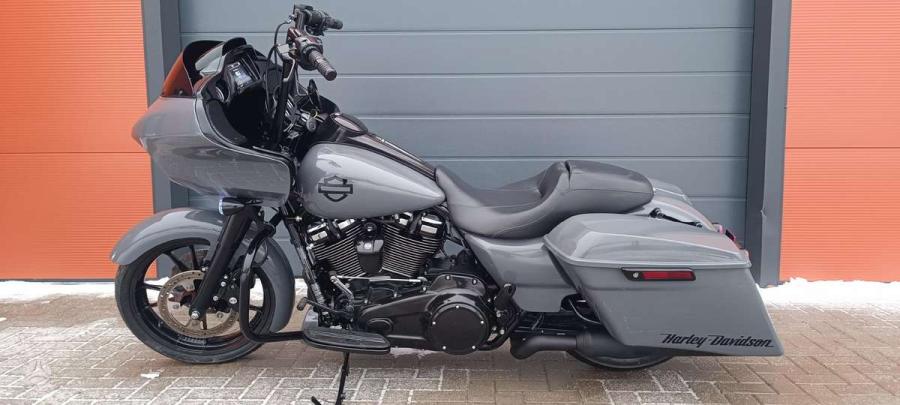 Harley-Davidson Road Glide 2023 Šauļi, ar dzinēja tilpumu 1.80 L un nobraukumu 8 tūkst. km par 16700 €, foto 1 vietnē AUTOMOTO.COM.LV