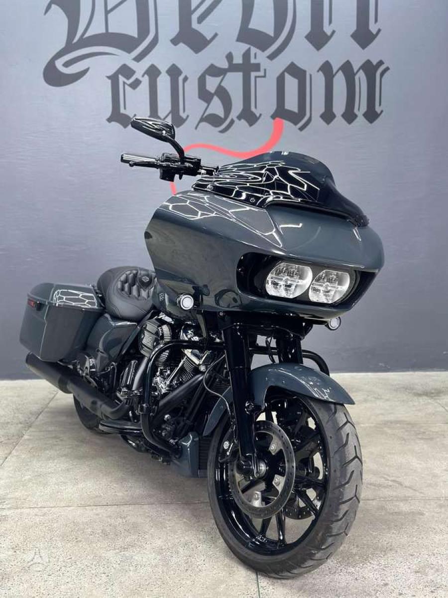 Harley-Davidson Road Glide 2023 Kauņa, ar dzinēja tilpumu 1.76 L un nobraukumu 13 tūkst. km par 17900 €, foto 1 vietnē AUTOMOTO.COM.LV