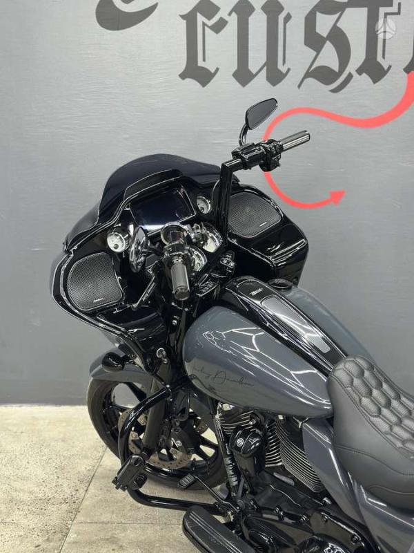 Harley-Davidson Road Glide 2023 Kauņa, ar dzinēja tilpumu 1.76 L un nobraukumu 13 tūkst. km par 17900 €, foto 4 vietnē AUTOMOTO.COM.LV