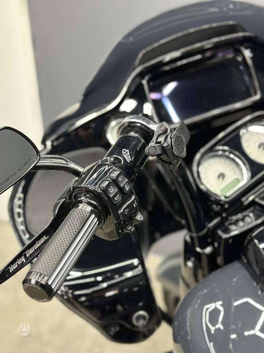 Harley-Davidson Road Glide 2023 Kauņa, ar dzinēja tilpumu 1.76 L un nobraukumu 13 tūkst. km par 17900 €, foto 10 vietnē AUTOMOTO.COM.LV