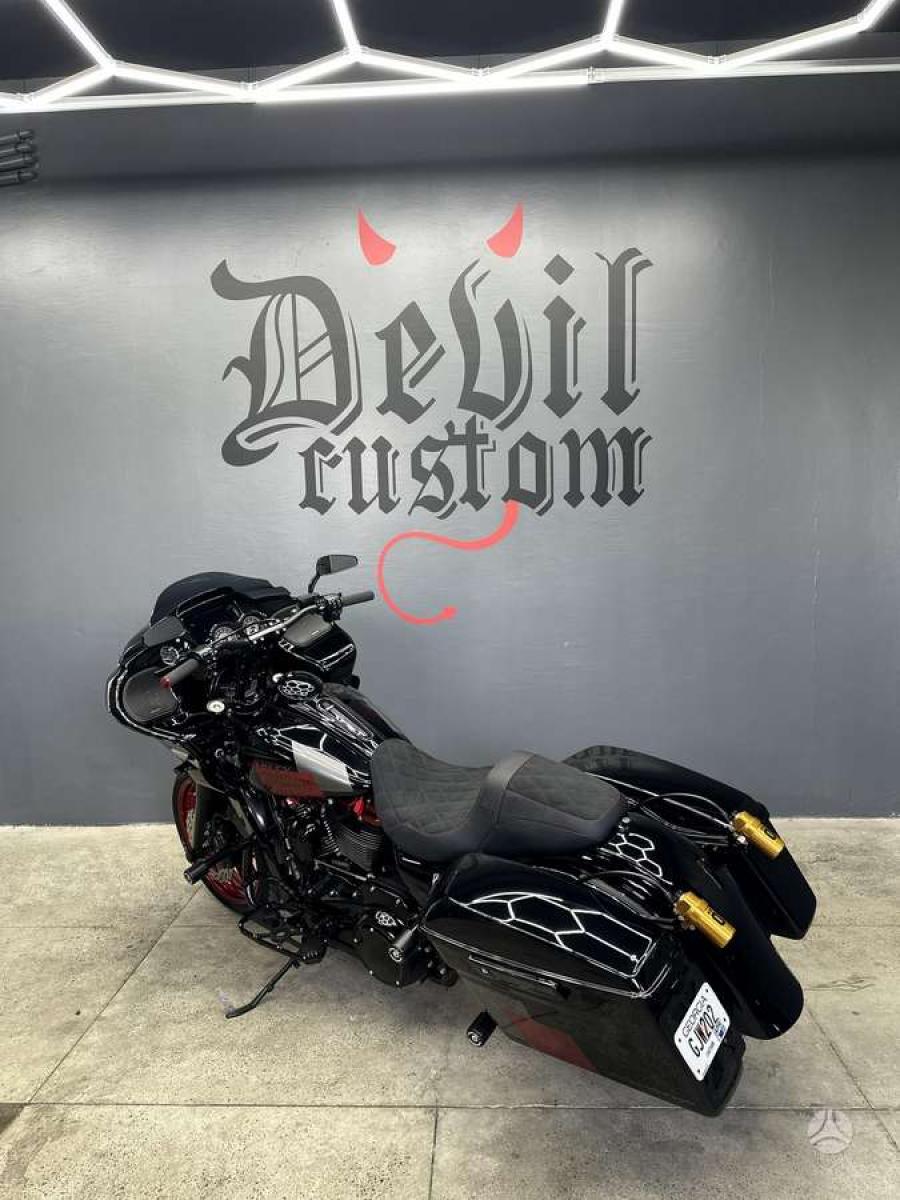 Harley-Davidson Road Glide 2023 Kauņa, ar dzinēja tilpumu 1.80 L un nobraukumu 6 tūkst. km par 23595 €, foto 6 vietnē AUTOMOTO.COM.LV