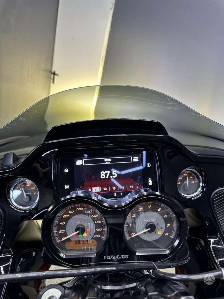 Harley-Davidson Road Glide 2023 Kauņa, ar dzinēja tilpumu 1.80 L un nobraukumu 6 tūkst. km par 23595 €, foto 9 vietnē AUTOMOTO.COM.LV