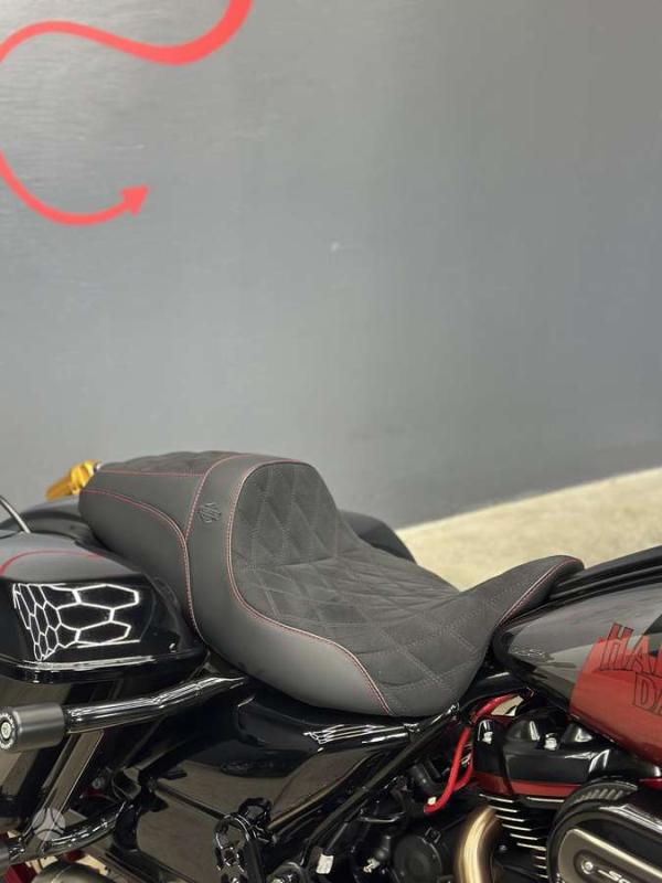 Харли-Девидсон Road Glide 2023 в Каунас на AUTOMOTO.COM.LV Харли-Девидсон Road Glide 2023 в Каунас, объемом двигателя 1.80 л и пробегом 6 тыс. км за 23595 €, фото 11 на AUTOMOTO.COM.LV