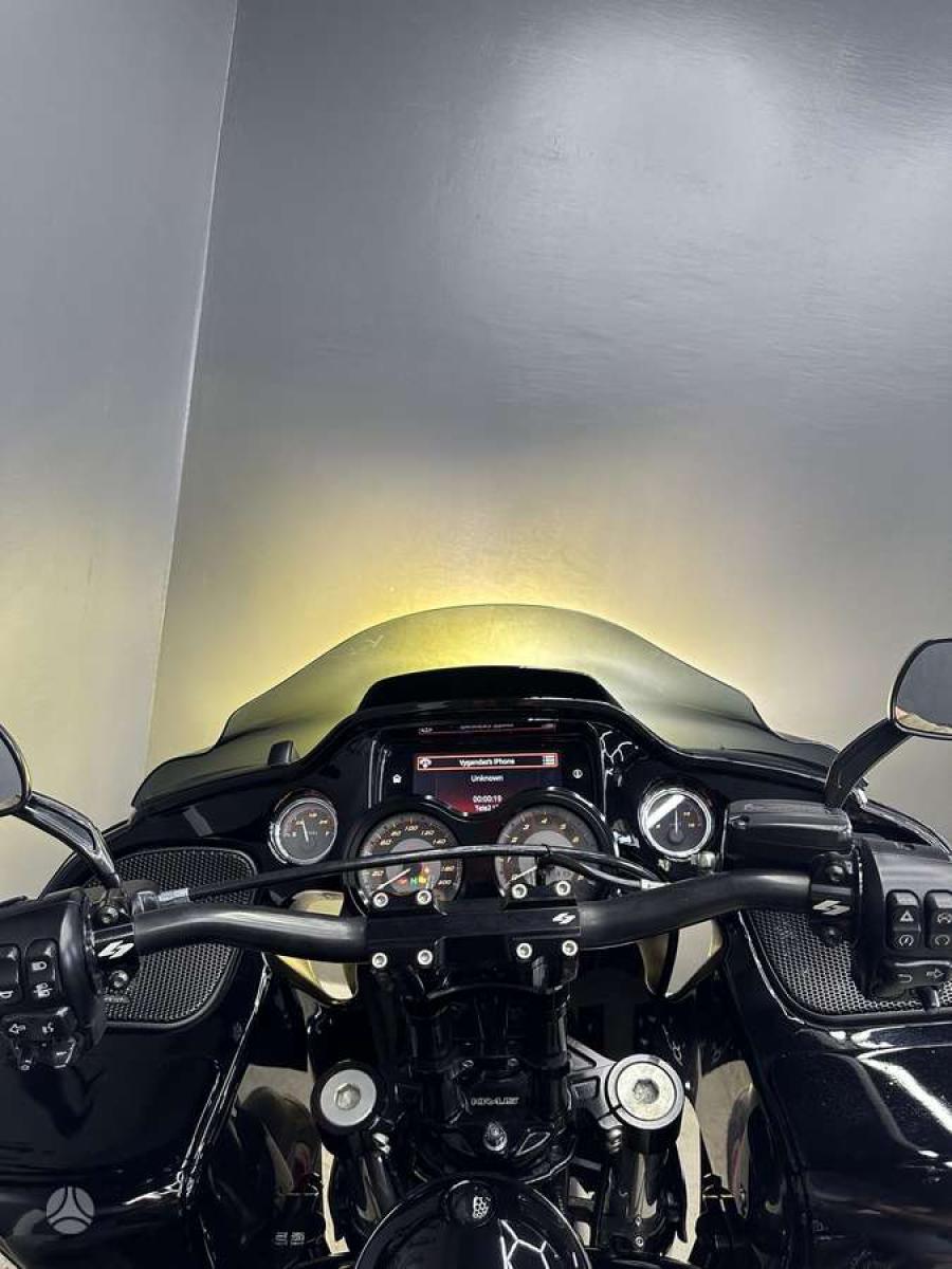 Harley-Davidson Road Glide 2023 Kauņa, ar dzinēja tilpumu 1.80 L un nobraukumu 6 tūkst. km par 23595 €, foto 13 vietnē AUTOMOTO.COM.LV
