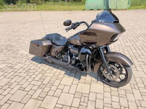 Harley-Davidson Road Glide 2023 Rīga, ar dzinēja tilpumu 1.87 L un nobraukumu 0 tūkst. km par 22000 €, foto  vietnē AUTOMOTO.COM.LV