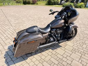 Harley-Davidson Road Glide 2023 Rīga, ar dzinēja tilpumu 1.87 L un nobraukumu 0 tūkst. km par 22000 €, foto 3 vietnē AUTOMOTO.COM.LV