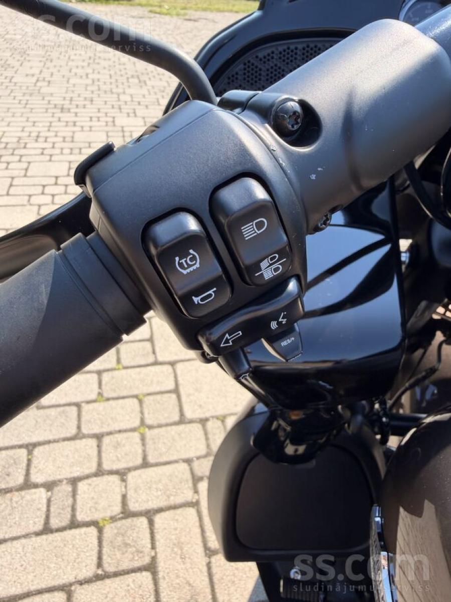 Harley-Davidson Road Glide 2023 Rīga, ar dzinēja tilpumu 1.87 L un nobraukumu 0 tūkst. km par 22000 €, foto 8 vietnē AUTOMOTO.COM.LV