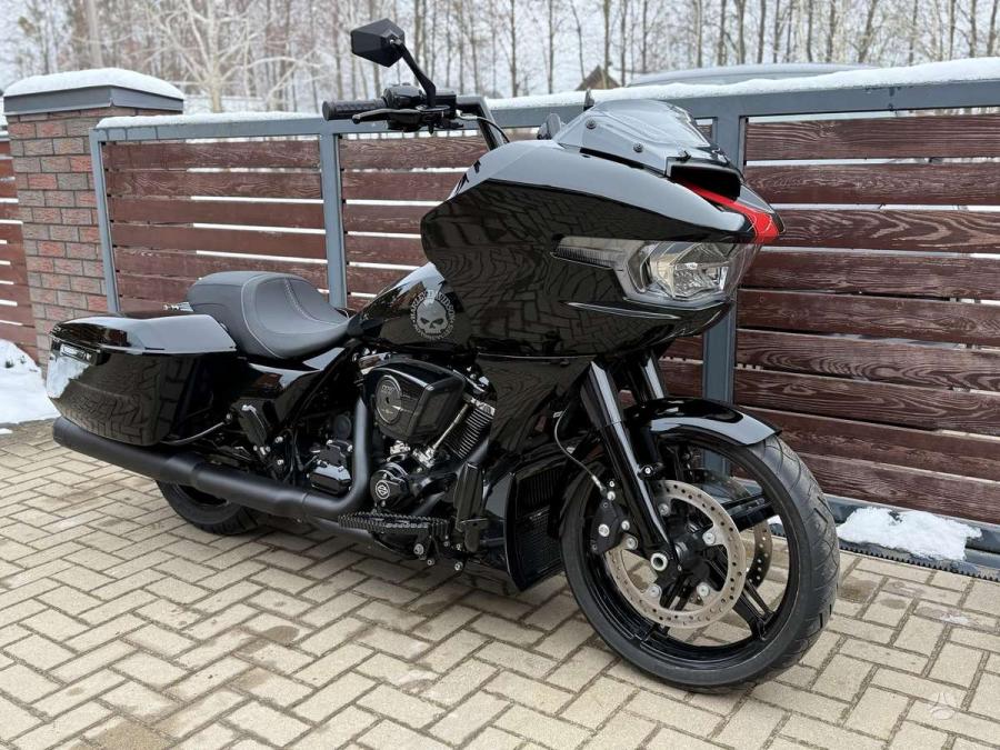 Harley-Davidson Road Glide 2024 in Kaunas, with an engine capacity of 1.90 L and mileage of 20 thousand km for 24000 €, photo 23 on AUTOMOTO.COM.LV